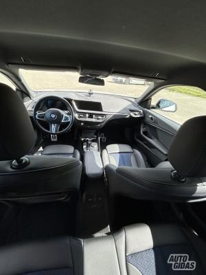 Balts BMW 218 2023 Viļņa, ar dzinēja tilpumu 1.50 L un nobraukumu 35 tūkst. km par 23999 €, foto 26 vietnē AUTOMOTO.COM.LV