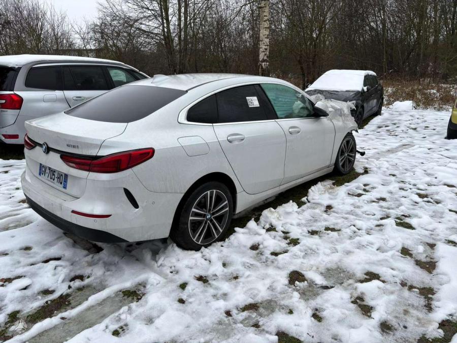 White BMW 218 2024 in Vilnius, with an engine capacity of 1.50 L and mileage of 20 thousand km for 7200 €, photo 4 on AUTOMOTO.COM.LV
