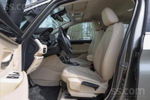 Yellow BMW 218 2016 in Riga, with an engine capacity of 2.00 L and mileage of 0 thousand km for 7495 €, photo 13 on AUTOMOTO.COM.LV