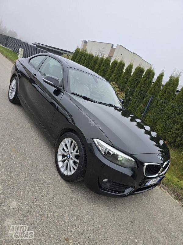 Black BMW 220 2015 in Vilnius, with an engine capacity of 2.00 L and mileage of 200 thousand km for 11499 €, photo 3 on AUTOMOTO.COM.LV