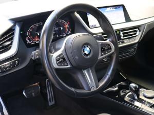 Black BMW 220 2022 in Kaunas, with an engine capacity of 2.00 L and mileage of 42 thousand km for 31019 €, photo 9 on AUTOMOTO.COM.LV