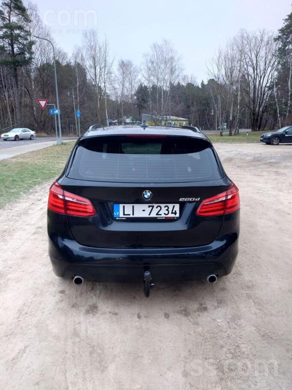Black BMW 220 2017 in Riga, with an engine capacity of 2.00 L and mileage of 117 thousand km for 17000 €, photo 3 on AUTOMOTO.COM.LV