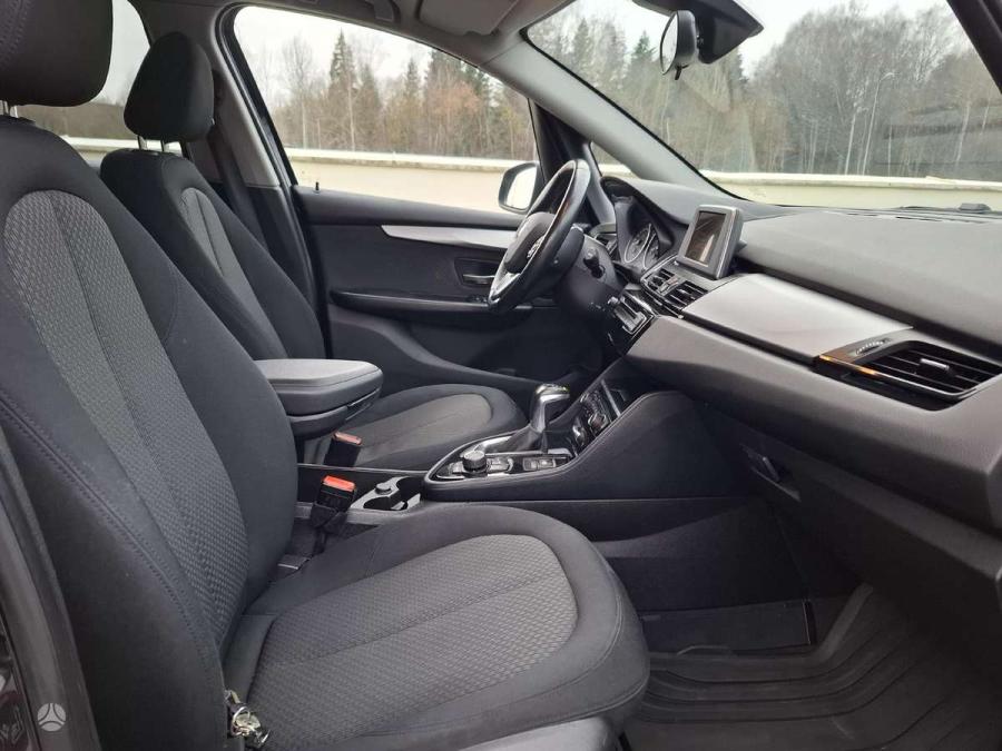 Melns BMW 220 2015 Viļņa, ar dzinēja tilpumu 2.00 L un nobraukumu 270 tūkst. km par 7700 €, foto 24 vietnē AUTOMOTO.COM.LV