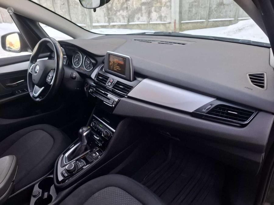 Melns BMW 220 2015 Viļņa, ar dzinēja tilpumu 2.00 L un nobraukumu 27 tūkst. km par 7300 €, foto 11 vietnē AUTOMOTO.COM.LV