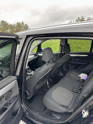 Black BMW 220 2015 in Telschi, with an engine capacity of 2.00 L and mileage of 322 thousand km for 9200 €, photo 10 on AUTOMOTO.COM.LV