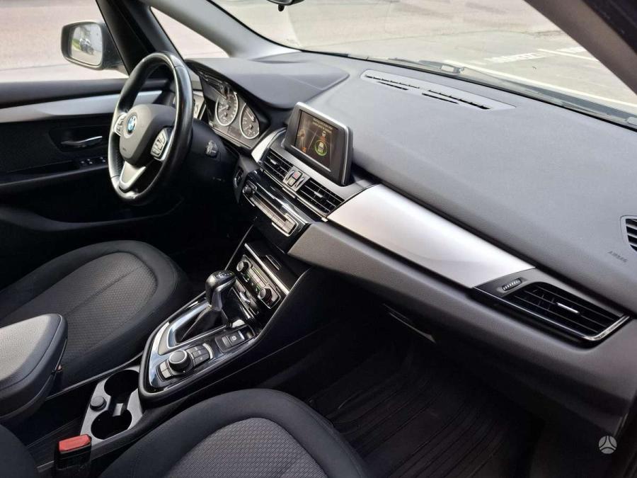 Melns BMW 220 2015 Viļņa, ar dzinēja tilpumu 2.00 L un nobraukumu 270 tūkst. km par 6200 €, foto 13 vietnē AUTOMOTO.COM.LV
