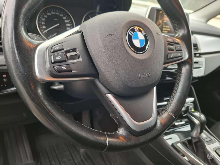 Melns BMW 220 2015 Viļņa, ar dzinēja tilpumu 2.00 L un nobraukumu 270 tūkst. km par 6200 €, foto 17 vietnē AUTOMOTO.COM.LV