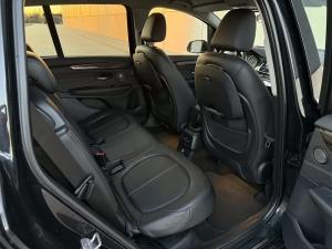 Black BMW 220 2015 in Riga, with an engine capacity of 2.00 L and mileage of 187 thousand km for 4500 €, photo 11 on AUTOMOTO.COM.LV