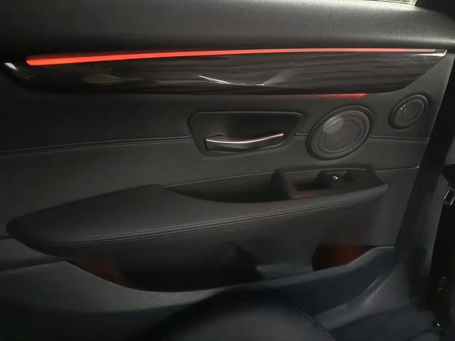 Black BMW 220 2015 in Riga, with an engine capacity of 2.00 L and mileage of 187 thousand km for 4500 €, photo 20 on AUTOMOTO.COM.LV