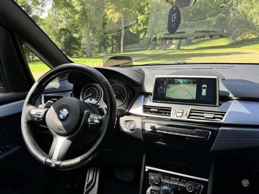 Black BMW 220 2015 in Vilnius, with an engine capacity of 2.00 L and mileage of 290 thousand km for 9850 €, photo 3 on AUTOMOTO.COM.LV