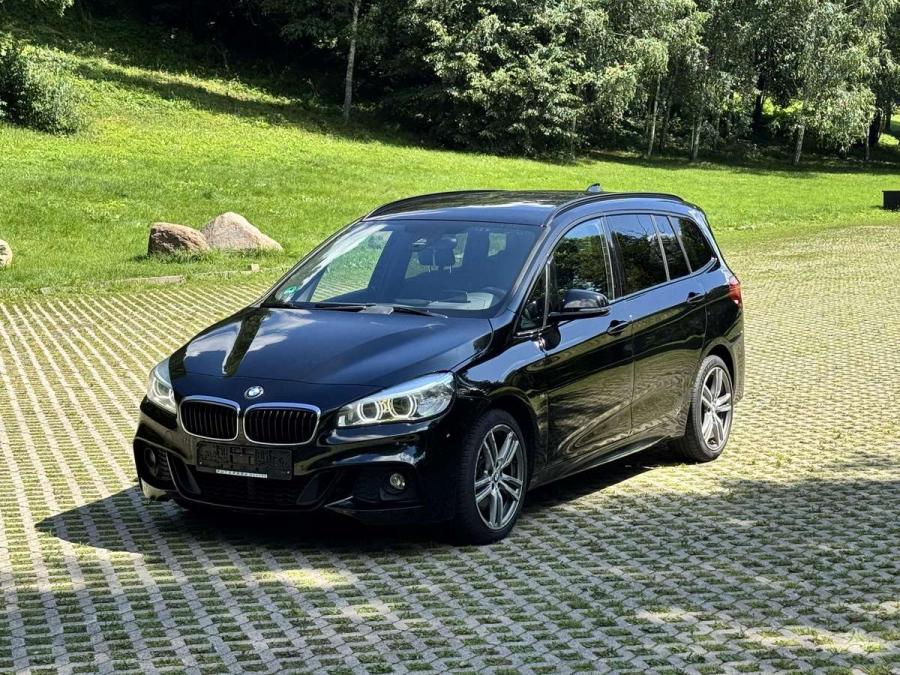 Black BMW 220 2015 in Vilnius, with an engine capacity of 2.00 L and mileage of 290 thousand km for 9850 €, photo 7 on AUTOMOTO.COM.LV