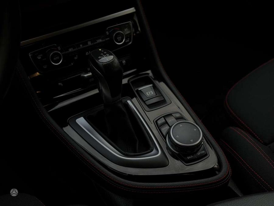 Black BMW 220 2015 in Rokiskis, with an engine capacity of 2.00 L and mileage of 219 thousand km for 8650 €, photo 31 on AUTOMOTO.COM.LV