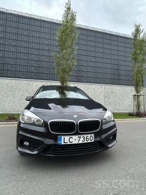 Black BMW 220 2015 in Riga, with an engine capacity of 2.00 L and mileage of 210 thousand km for 6500 €, photo 3 on AUTOMOTO.COM.LV