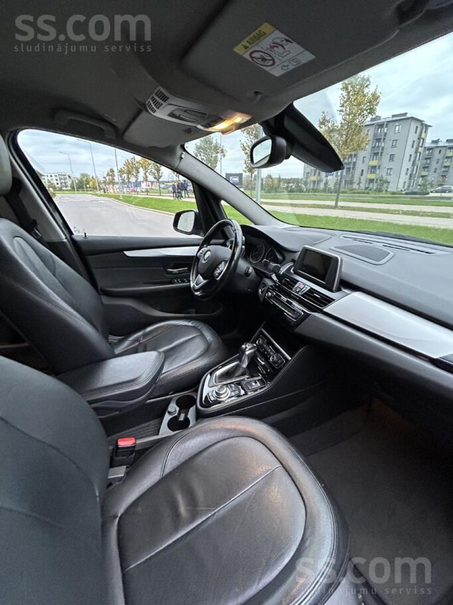 Black BMW 220 2015 in Riga, with an engine capacity of 2.00 L and mileage of 210 thousand km for 6500 €, photo 10 on AUTOMOTO.COM.LV