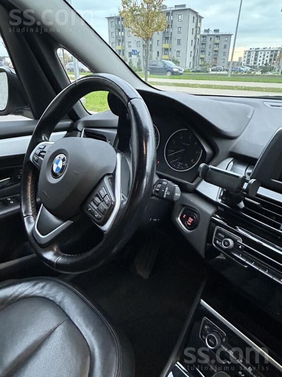 Black BMW 220 2015 in Riga, with an engine capacity of 2.00 L and mileage of 210 thousand km for 6500 €, photo 12 on AUTOMOTO.COM.LV