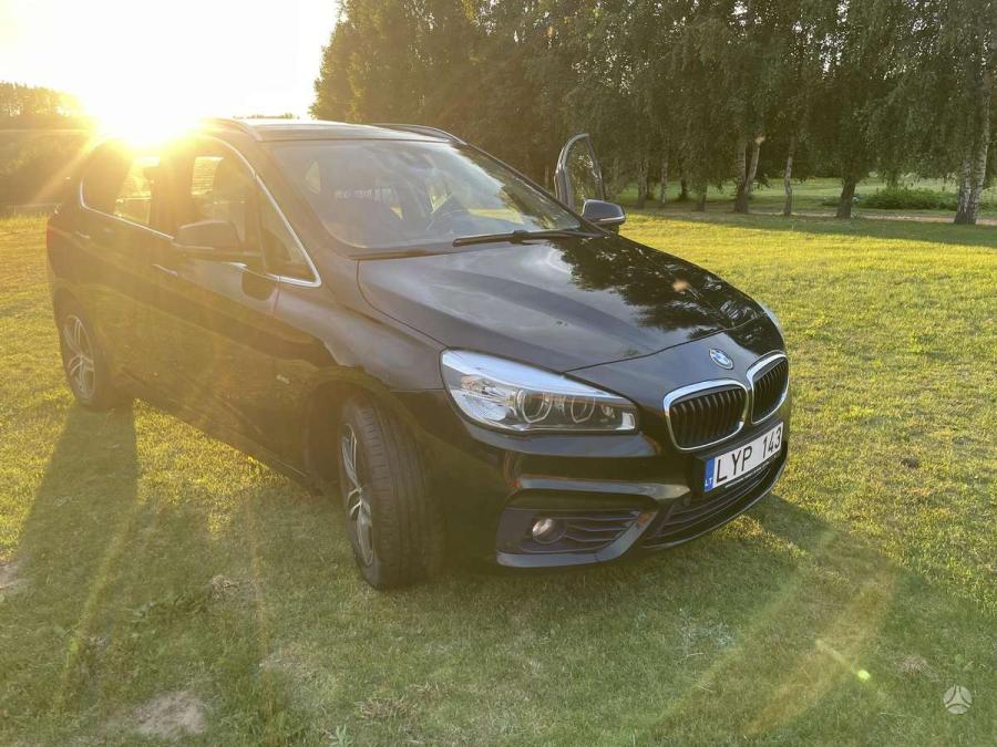 Black BMW 220 2016 in Vilnius, with an engine capacity of 2.00 L and mileage of 260 thousand km for 8800 €, photo 3 on AUTOMOTO.COM.LV