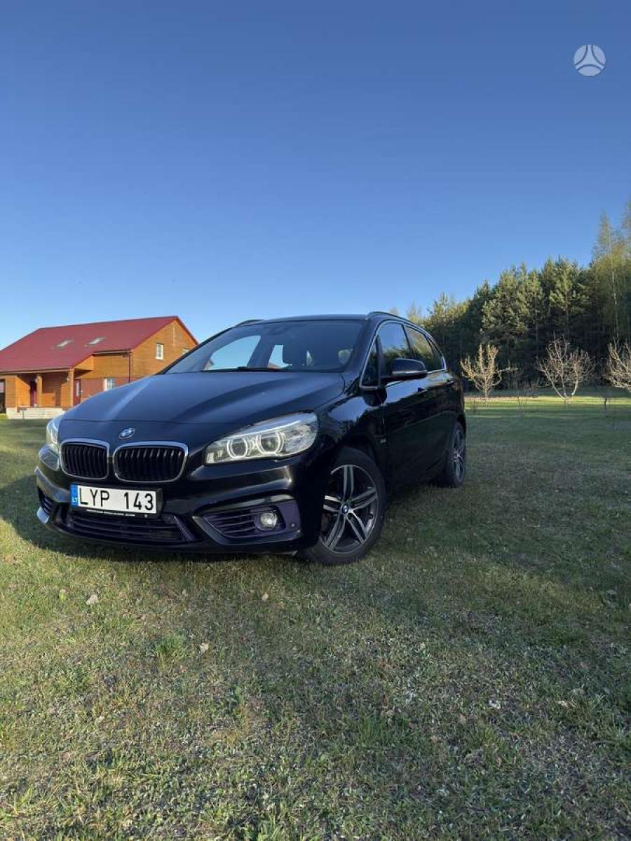 Black BMW 220 2016 in Vilnius, with an engine capacity of 2.00 L and mileage of 260 thousand km for 8800 €, photo 4 on AUTOMOTO.COM.LV