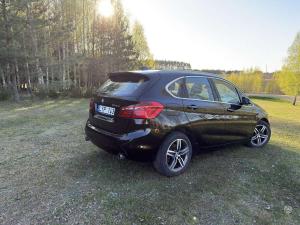 Black BMW 220 2016 in Vilnius, with an engine capacity of 2.00 L and mileage of 260 thousand km for 8800 €, photo 5 on AUTOMOTO.COM.LV