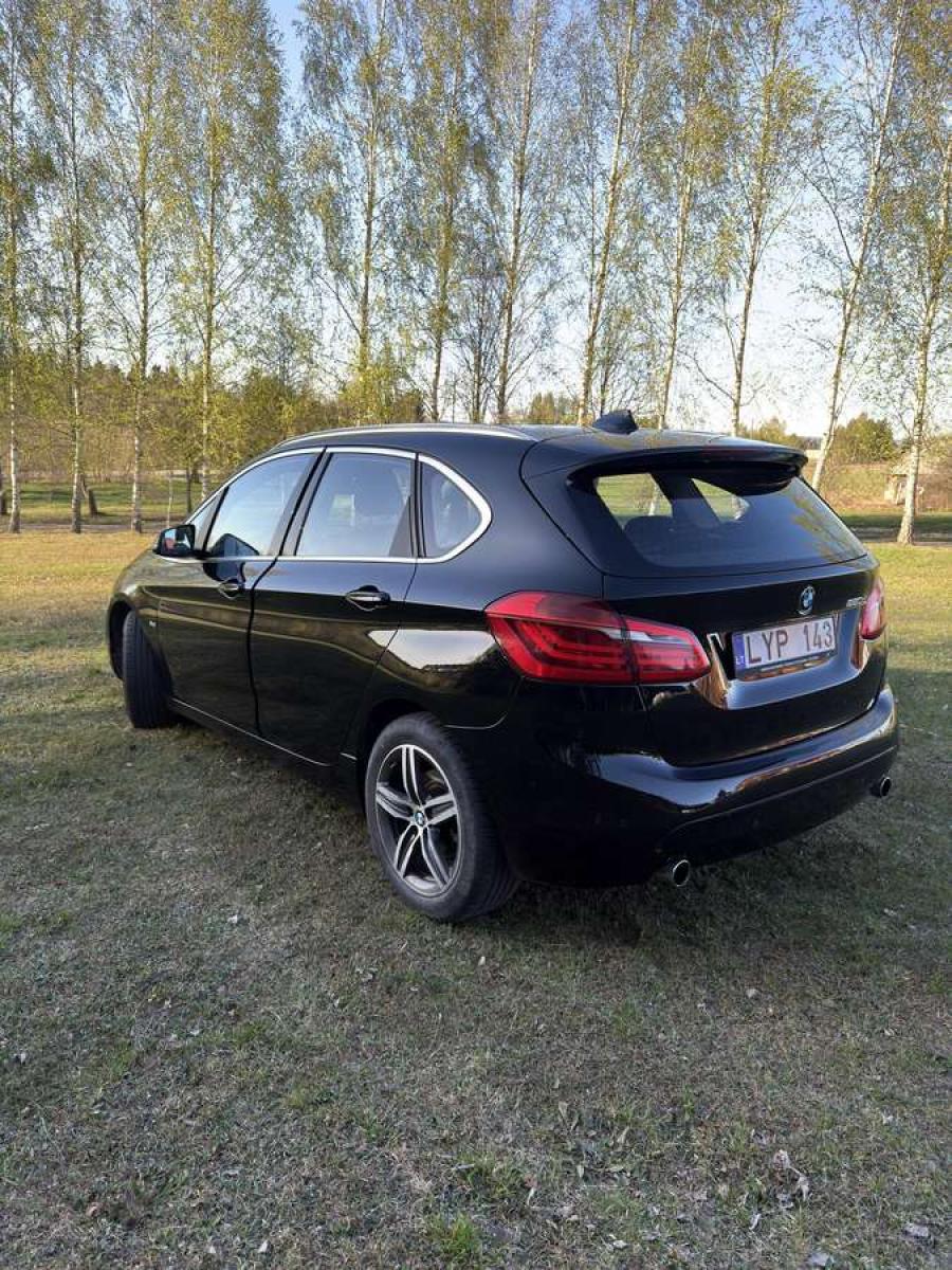 Black BMW 220 2016 in Vilnius, with an engine capacity of 2.00 L and mileage of 260 thousand km for 8800 €, photo 10 on AUTOMOTO.COM.LV