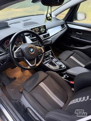 Black BMW 220 2017 in Riga, with an engine capacity of 2.00 L and mileage of 210 thousand km for 13300 €, photo 10 on AUTOMOTO.COM.LV