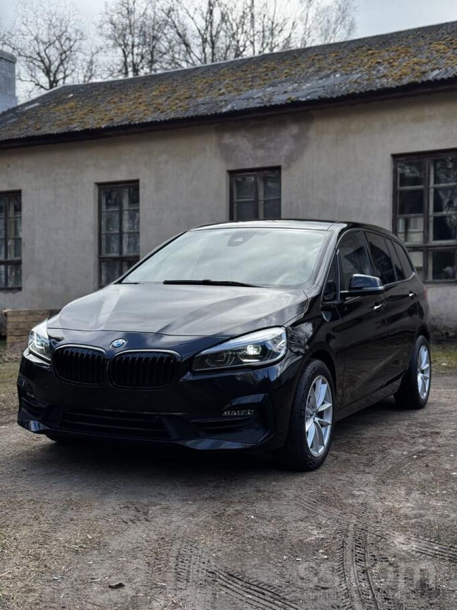 Black BMW 220 2017 in Cesis, with an engine capacity of 2.00 L and mileage of 172 thousand km for 11500 €, photo 4 on AUTOMOTO.COM.LV