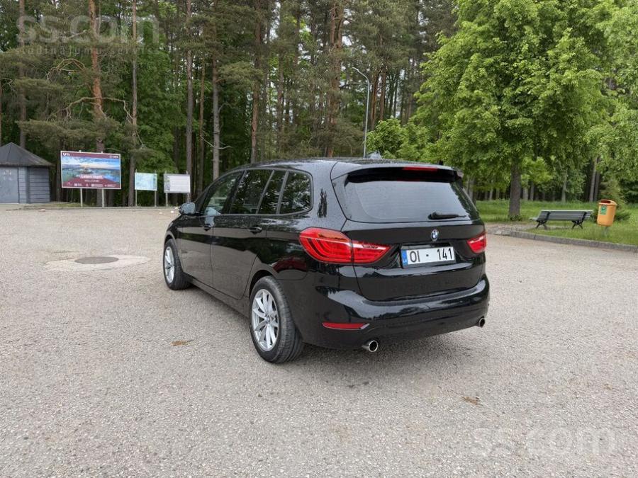 Black BMW 220 2017 in Cesis, with an engine capacity of 2.00 L and mileage of 172 thousand km for 11500 €, photo 5 on AUTOMOTO.COM.LV
