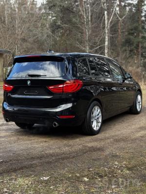 Black BMW 220 2017 in Cesis, with an engine capacity of 2.00 L and mileage of 172 thousand km for 11500 €, photo 6 on AUTOMOTO.COM.LV