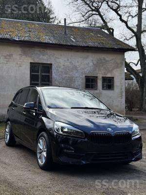Black BMW 220 2017 in Cesis, with an engine capacity of 2.00 L and mileage of 172 thousand km for 11500 €, photo 7 on AUTOMOTO.COM.LV