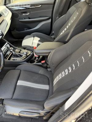 Black BMW 220 2017 in Cesis, with an engine capacity of 2.00 L and mileage of 172 thousand km for 11500 €, photo 8 on AUTOMOTO.COM.LV