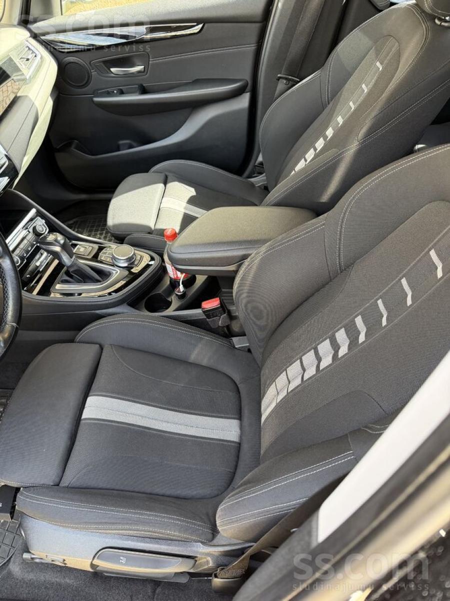 Black BMW 220 2017 in Cesis, with an engine capacity of 2.00 L and mileage of 172 thousand km for 11500 €, photo 8 on AUTOMOTO.COM.LV