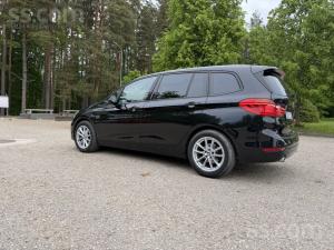 Black BMW 220 2017 in Cesis, with an engine capacity of 2.00 L and mileage of 172 thousand km for 11500 €, photo 14 on AUTOMOTO.COM.LV