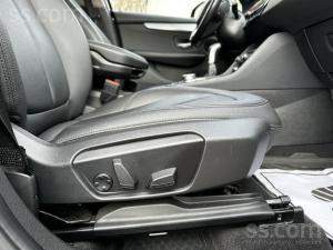 Black BMW 220 2018 in Riga, with an engine capacity of 2.00 L and mileage of 222 thousand km for 9000 €, photo 12 on AUTOMOTO.COM.LV