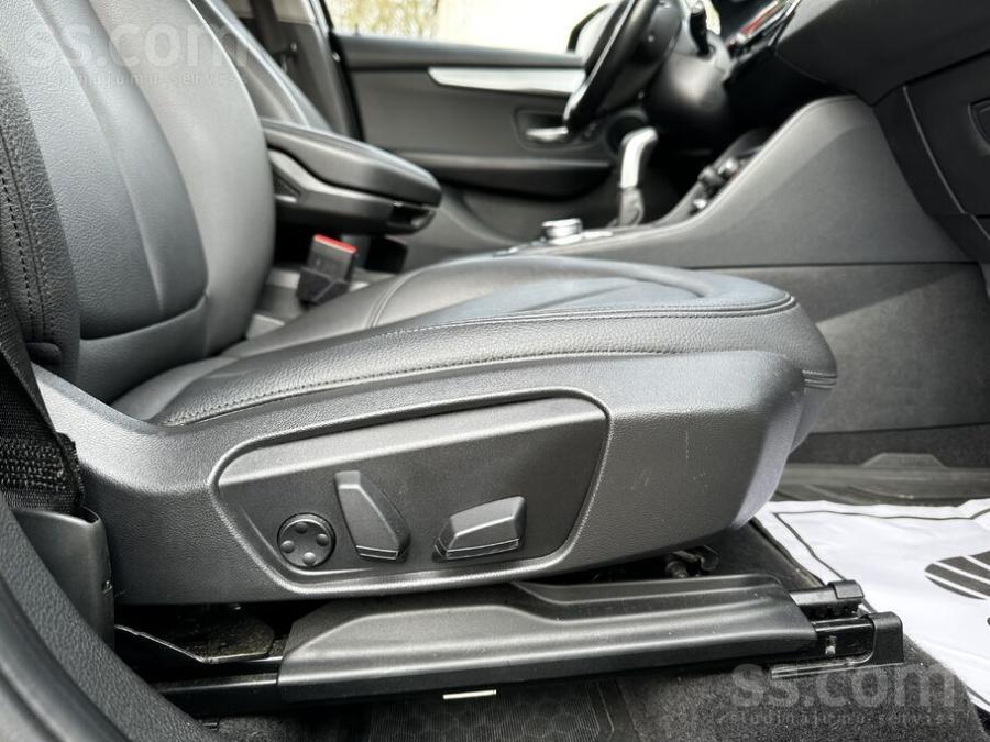 Black BMW 220 2018 in Riga, with an engine capacity of 2.00 L and mileage of 222 thousand km for 9000 €, photo 12 on AUTOMOTO.COM.LV