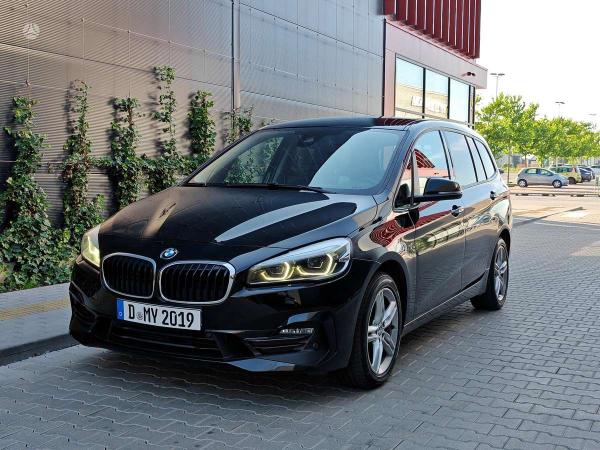 Black BMW 220 2019 in Klaipeda, with an engine capacity of 2.00 L and mileage of 290 thousand km for 12950 €, photo 1 on AUTOMOTO.COM.LV