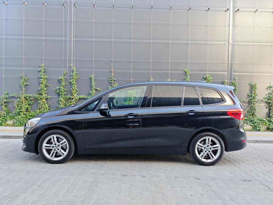 Black BMW 220 2019 in Klaipeda, with an engine capacity of 2.00 L and mileage of 290 thousand km for 12950 €, photo 4 on AUTOMOTO.COM.LV