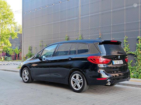 Black BMW 220 2019 in Klaipeda, with an engine capacity of 2.00 L and mileage of 290 thousand km for 12950 €, photo 4 on AUTOMOTO.COM.LV