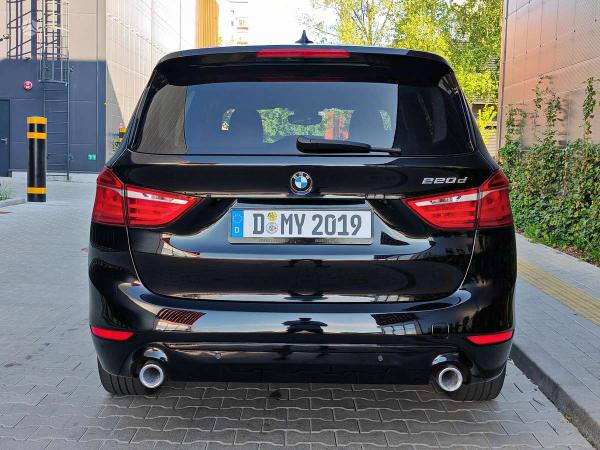 Black BMW 220 2019 in Klaipeda, with an engine capacity of 2.00 L and mileage of 290 thousand km for 12950 €, photo 6 on AUTOMOTO.COM.LV