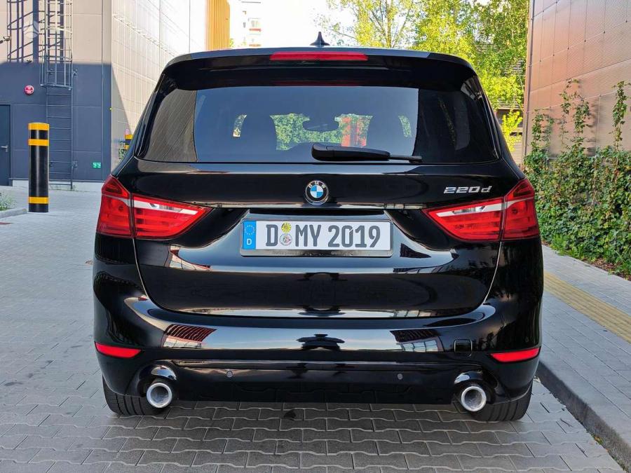 Black BMW 220 2019 in Klaipeda, with an engine capacity of 2.00 L and mileage of 290 thousand km for 12950 €, photo 7 on AUTOMOTO.COM.LV