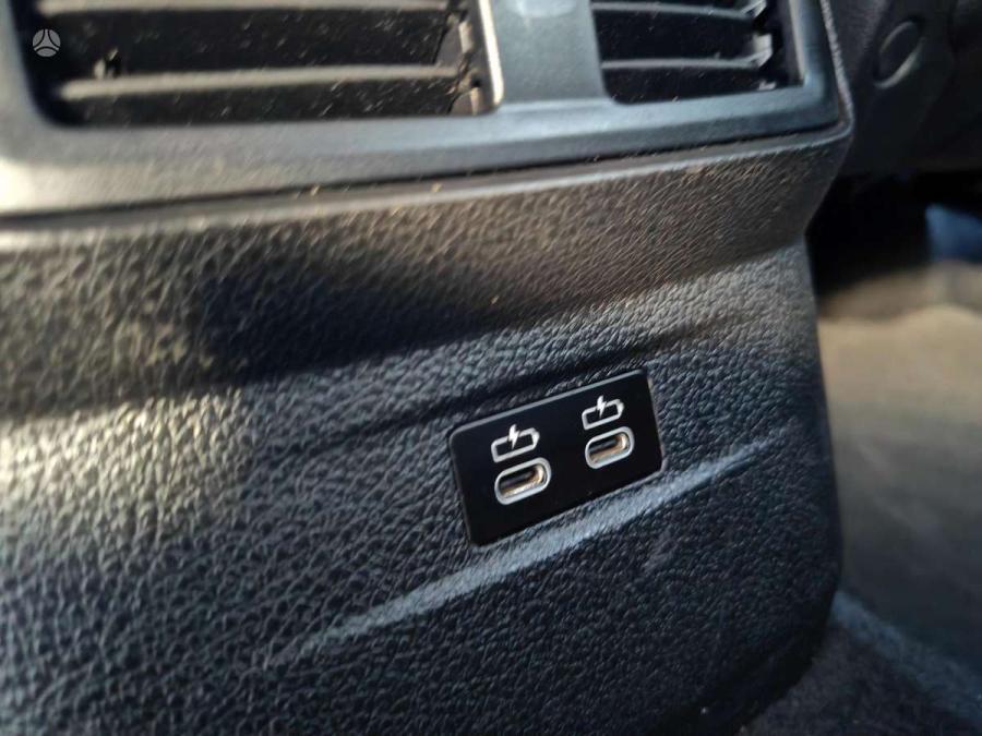 Black BMW 220 2019 in Klaipeda, with an engine capacity of 2.00 L and mileage of 290 thousand km for 12950 €, photo 18 on AUTOMOTO.COM.LV