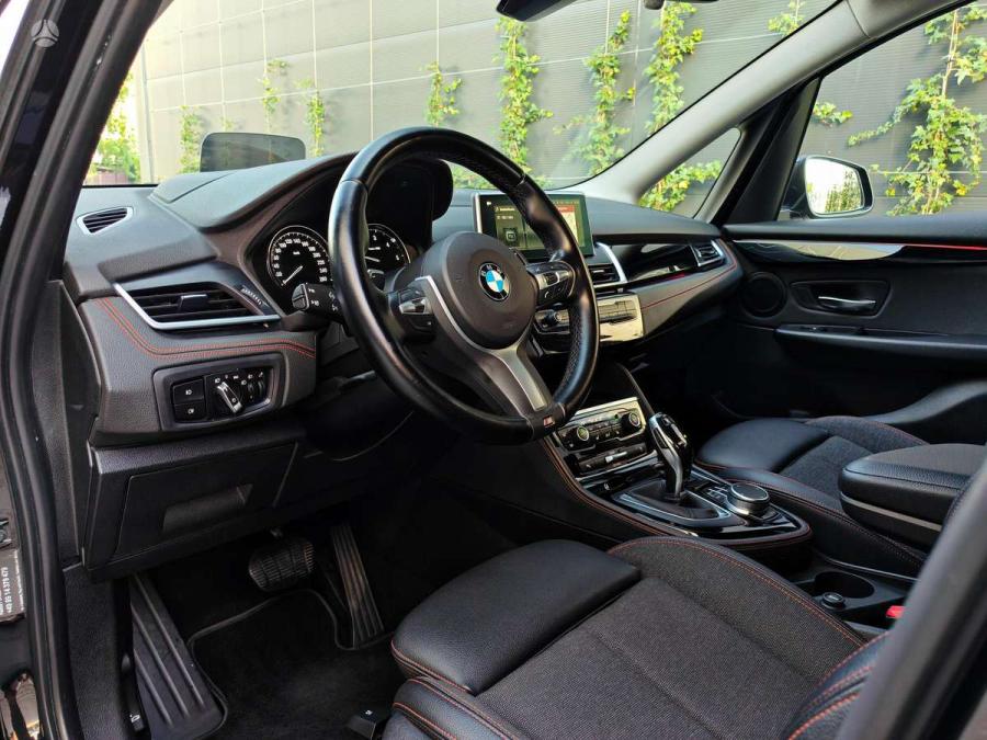 Black BMW 220 2019 in Klaipeda, with an engine capacity of 2.00 L and mileage of 290 thousand km for 12950 €, photo 27 on AUTOMOTO.COM.LV