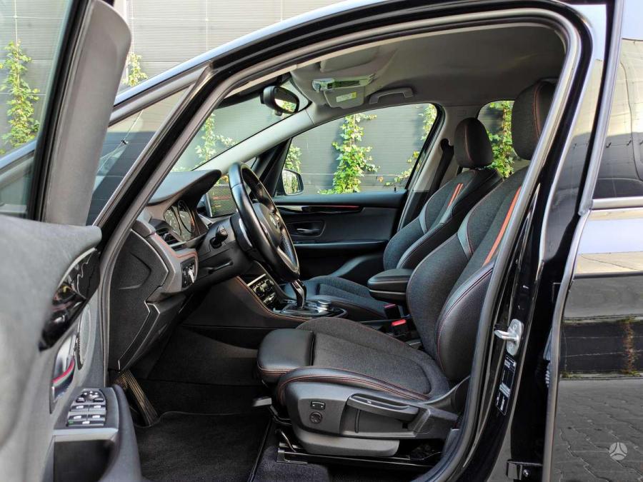 Black BMW 220 2019 in Klaipeda, with an engine capacity of 2.00 L and mileage of 290 thousand km for 12950 €, photo 28 on AUTOMOTO.COM.LV
