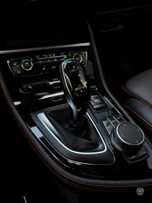 Black BMW 220 2019 in Klaipeda, with an engine capacity of 2.00 L and mileage of 290 thousand km for 12950 €, photo 39 on AUTOMOTO.COM.LV