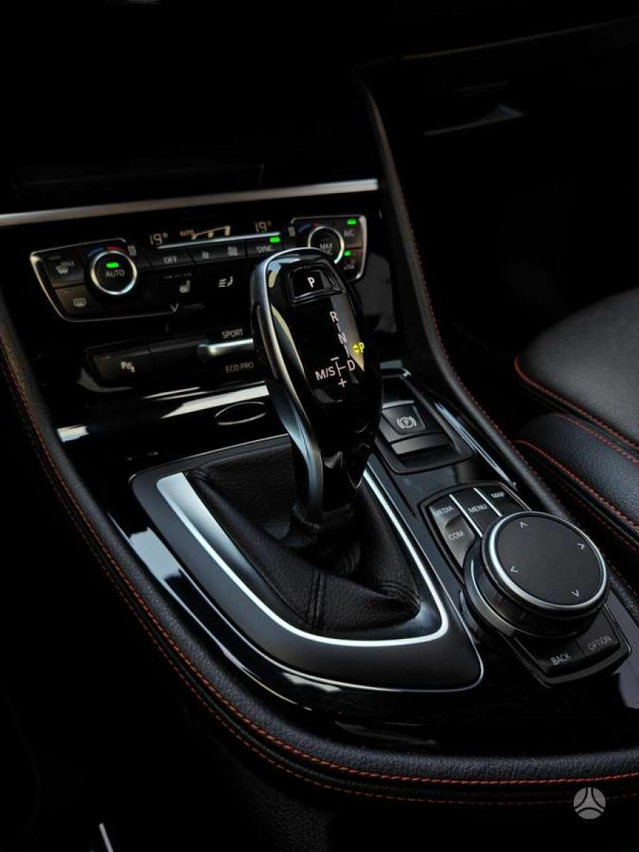 Black BMW 220 2019 in Klaipeda, with an engine capacity of 2.00 L and mileage of 290 thousand km for 12950 €, photo 39 on AUTOMOTO.COM.LV