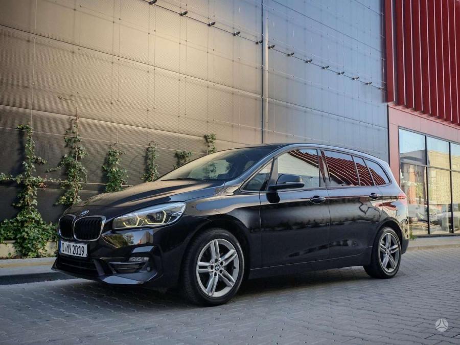 Black BMW 220 2019 in Klaipeda, with an engine capacity of 2.00 L and mileage of 290 thousand km for 12750 €, photo 3 on AUTOMOTO.COM.LV