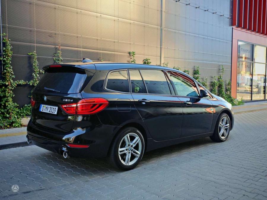 Black BMW 220 2019 in Klaipeda, with an engine capacity of 2.00 L and mileage of 290 thousand km for 12750 €, photo 10 on AUTOMOTO.COM.LV