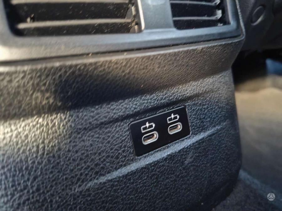 Black BMW 220 2019 in Klaipeda, with an engine capacity of 2.00 L and mileage of 290 thousand km for 12750 €, photo 20 on AUTOMOTO.COM.LV