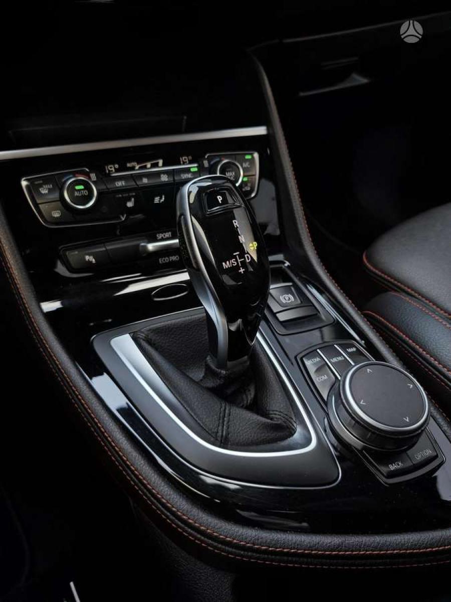 Black BMW 220 2019 in Klaipeda, with an engine capacity of 2.00 L and mileage of 290 thousand km for 12750 €, photo 41 on AUTOMOTO.COM.LV