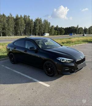 Black BMW 220 2020 in Kaunas, with an engine capacity of 2.00 L and mileage of 199 thousand km for 21700 €, photo 4 on AUTOMOTO.COM.LV