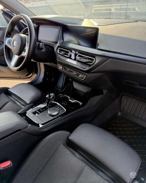 Black BMW 220 2020 in Kaunas, with an engine capacity of 2.00 L and mileage of 199 thousand km for 21700 €, photo 7 on AUTOMOTO.COM.LV