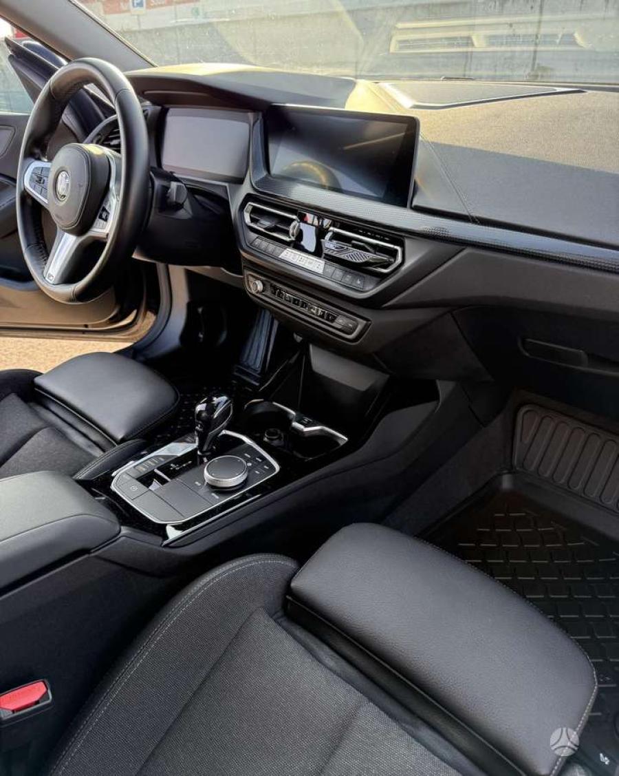 Black BMW 220 2020 in Kaunas, with an engine capacity of 2.00 L and mileage of 199 thousand km for 21700 €, photo 7 on AUTOMOTO.COM.LV